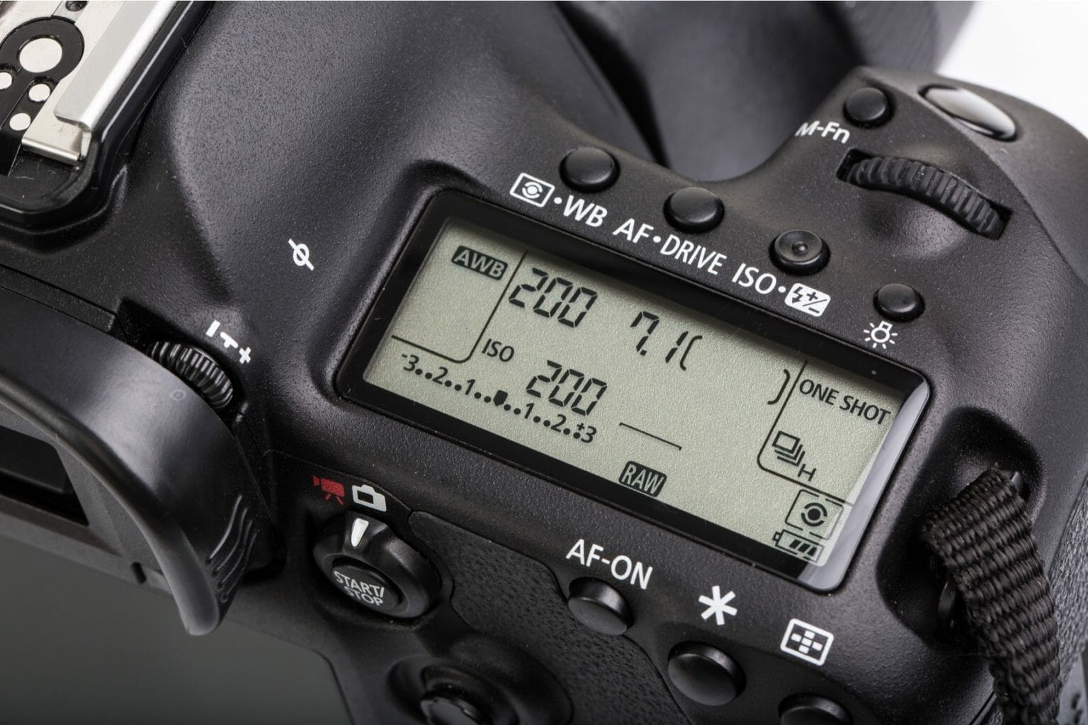 How to Use AF Tracking Modes for Capturing Moving Subjects