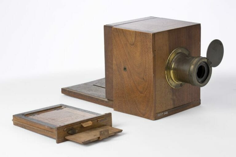 History of Cameras: Technology Through the Ages (1500-NOW)